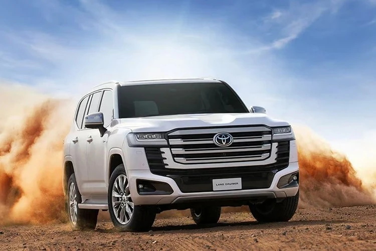Toyota Land Cruiser 300 HEV sắp về Việt Nam: Xu hướng điện hóa tăng tốc